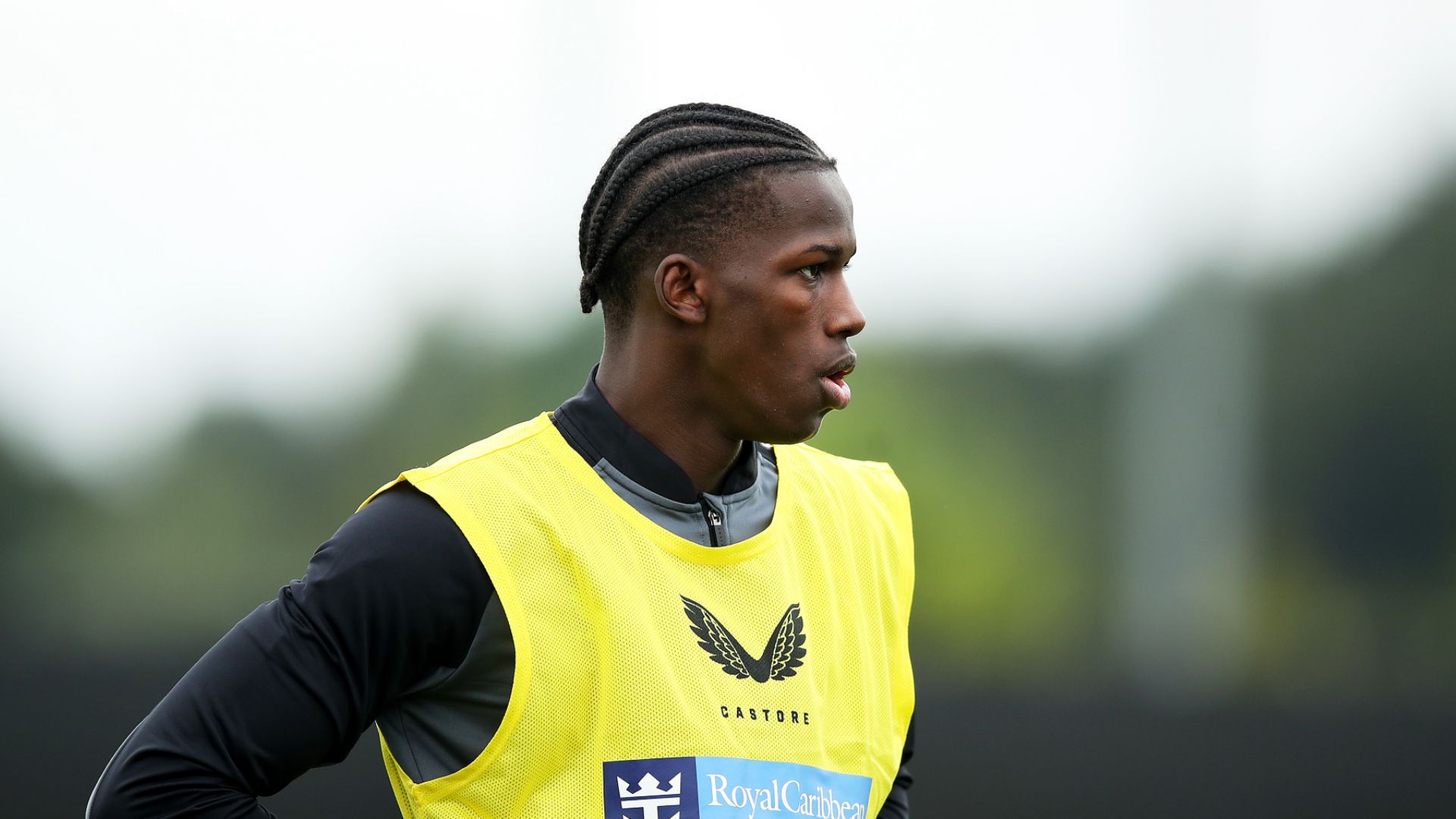 Wolves winger Chiquinho facing long spell out after sustaining ACL ...